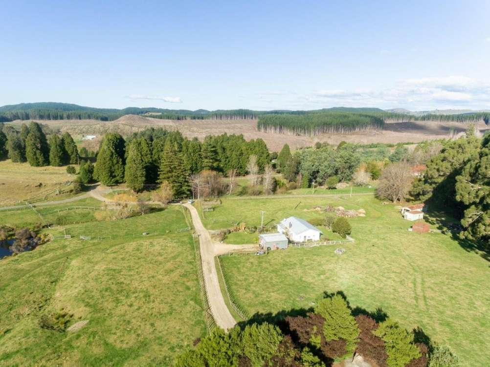 New Zealand, Agricultural-Home-Home with Acreage For Sale